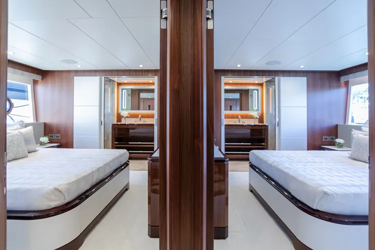 I C yacht for charter (36.1m, 2021)